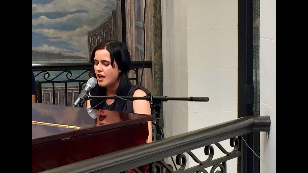Princess Chelsea - Live 2017 - Full Solo Performance - YouTube
