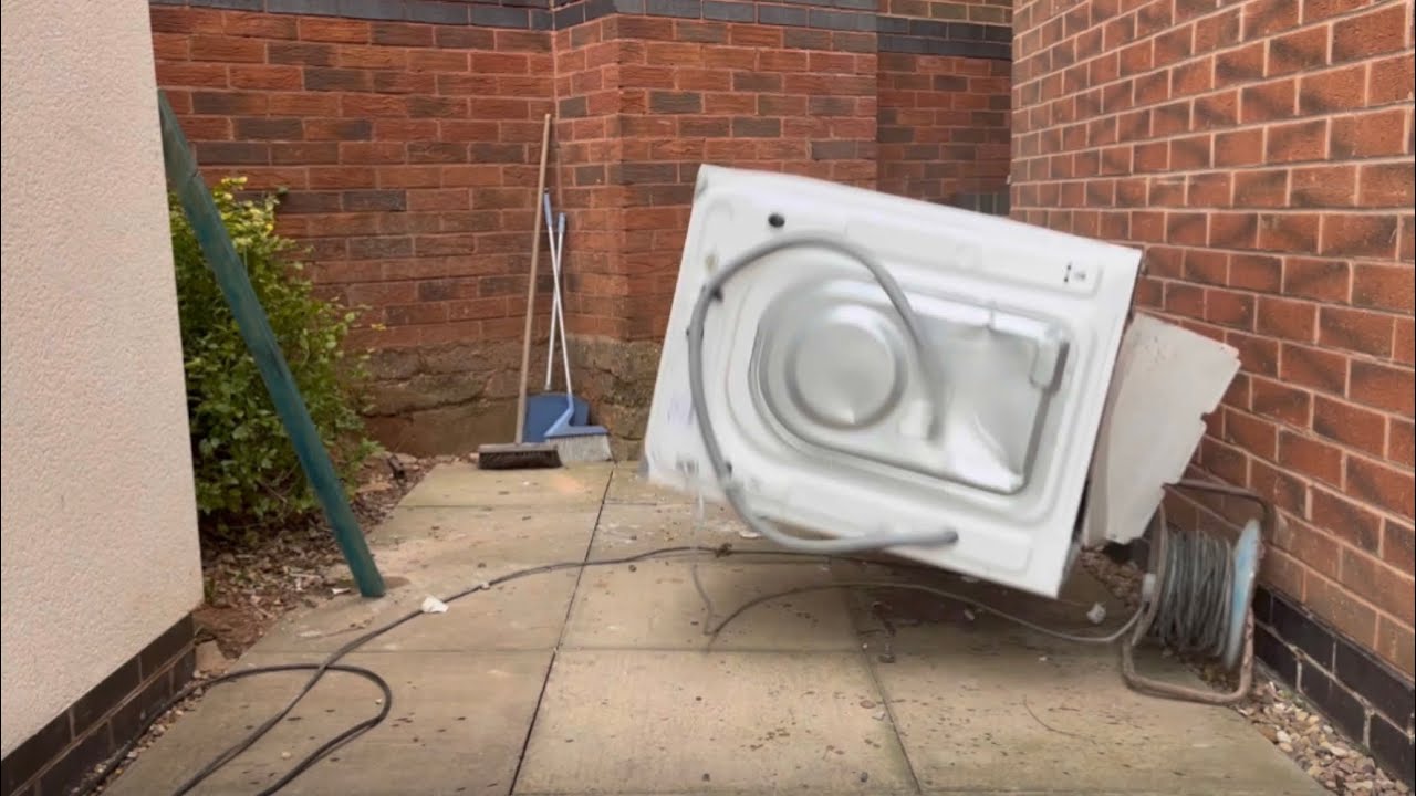 Samsung washing machine destruction (GOES MAD) - YouTube
