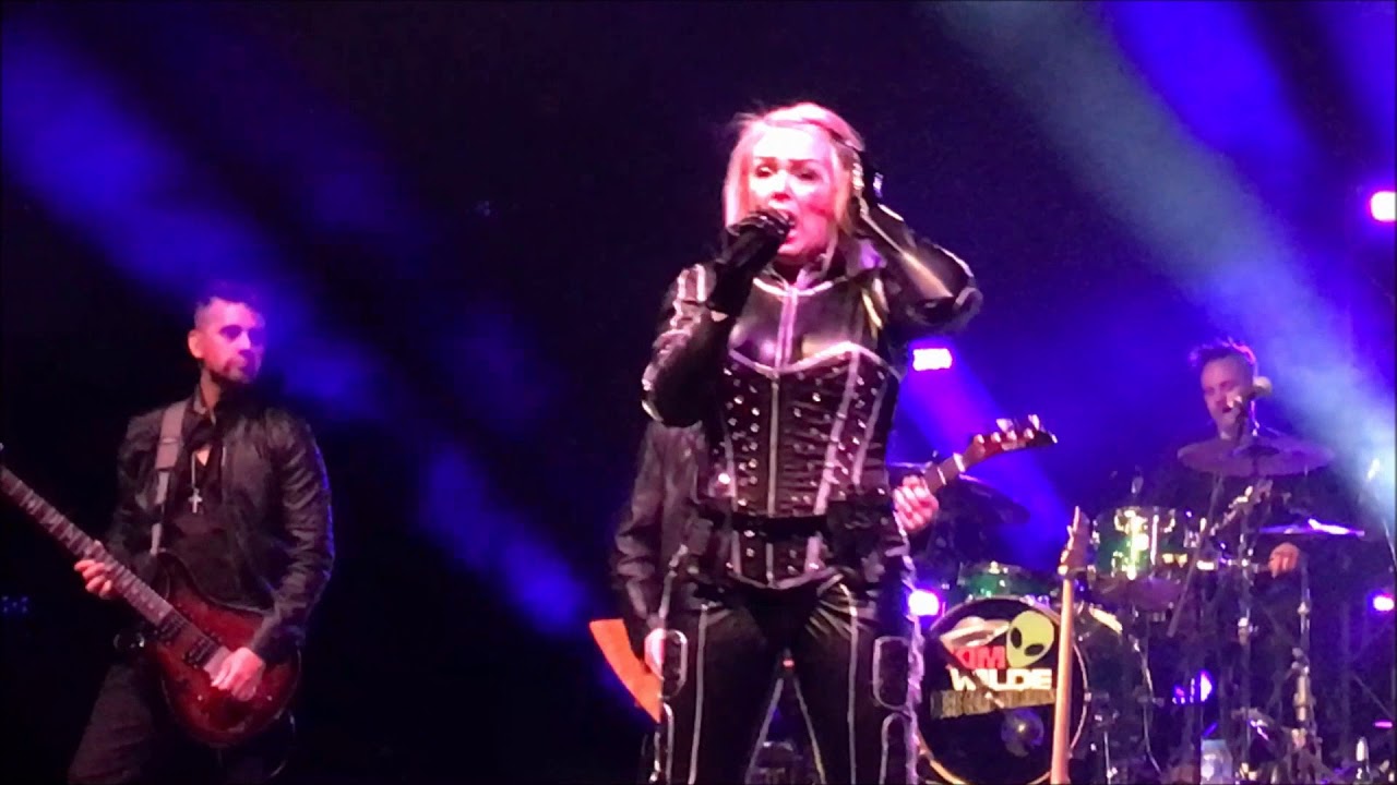 Kim Wilde & Band Live Ipswich 30th March 2018 - YouTube