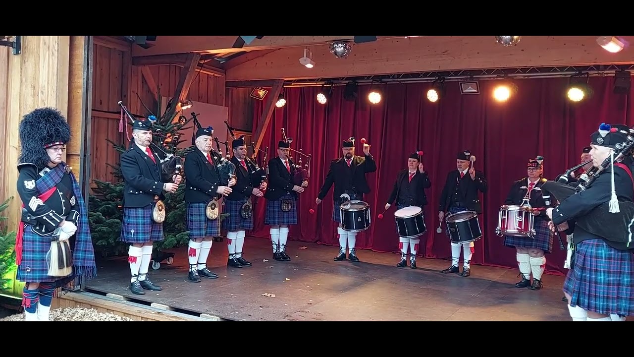 Amazing Grace Count Zeppelin Highland Pipes and Drums - YouTube