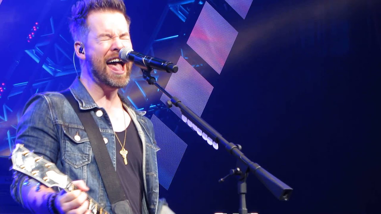 David Cook "Rock & Roll/Whole Lotta Love & after banter" Epcot 9-26-15 ...