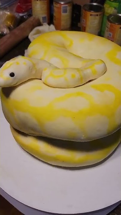 Banana python cake - YouTube