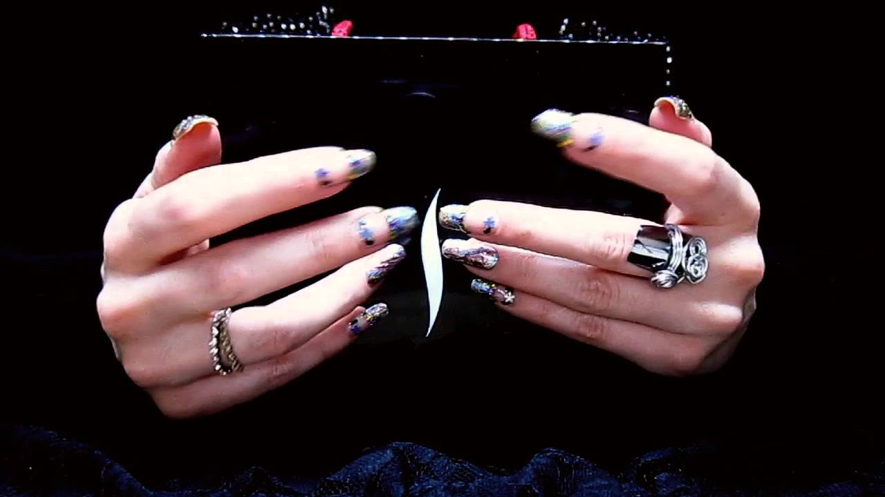 Naila Nails tapping her fingernails with a beautiful polish (video 19 ...