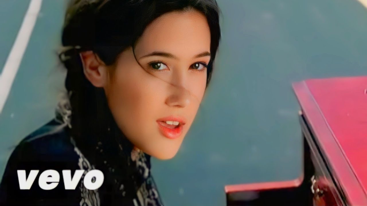 Vanessa Carlton - A Thousand Miles (Lyrics) - YouTube
