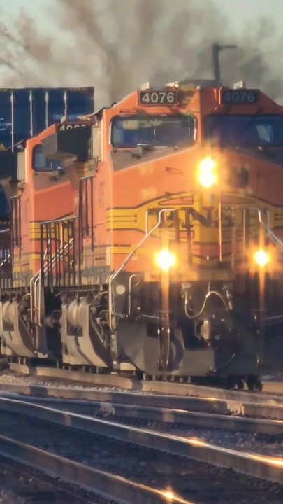 BNSF GE's WORKING HARD PULLING A LONG STACK TRAIN! #trains #bnsfrailroad #bnsfrailway #bnsf ...