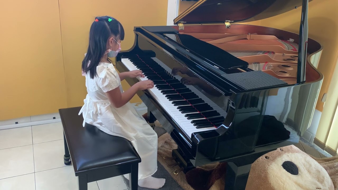 VNOPC2022 - Pre Basic B - Dinosaur Stomp - Vanessa Trixie Prasetyo - YouTube