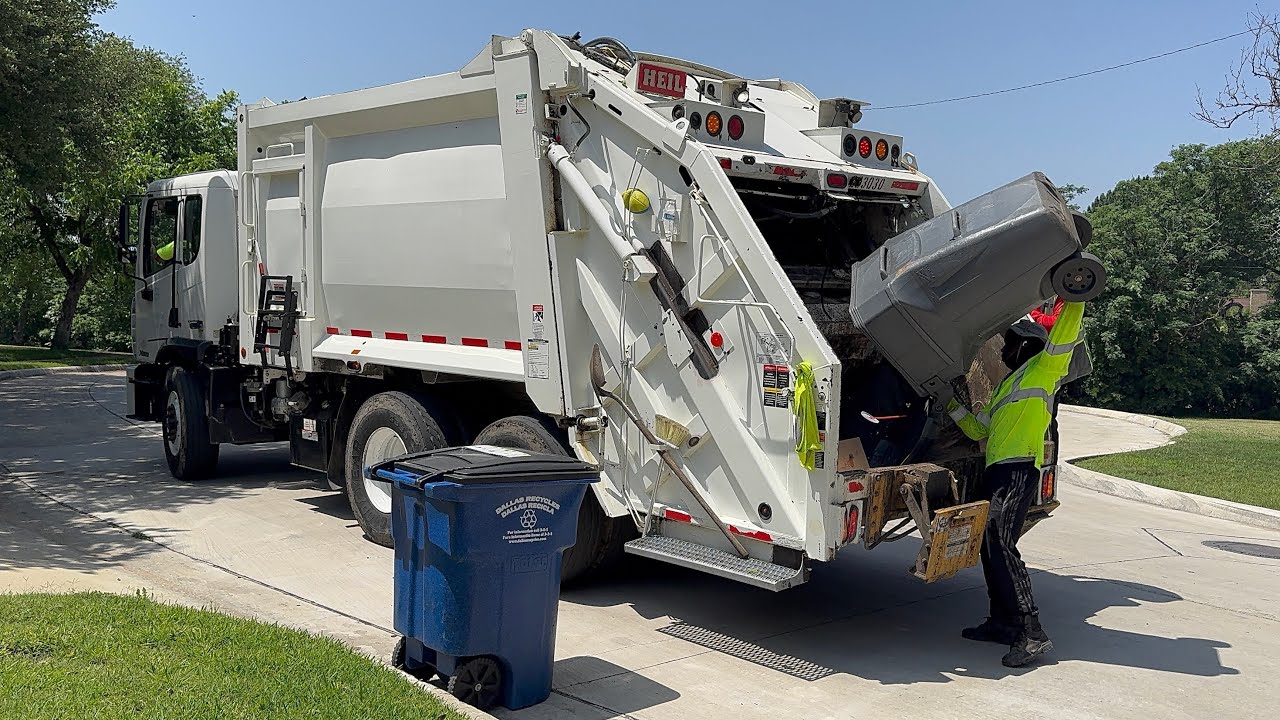 City of Dallas: Autocar ACMD Heil PT1000 Rear Loader Garbage Truck ...