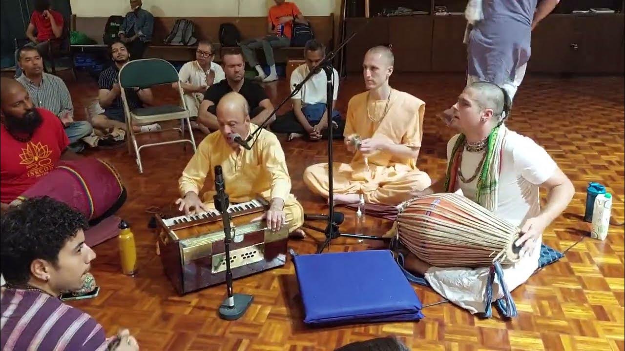 Rama Raya Prabhu Chants Hare Krishna at the Sunday Feast at ISKCON NYC Again - YouTube