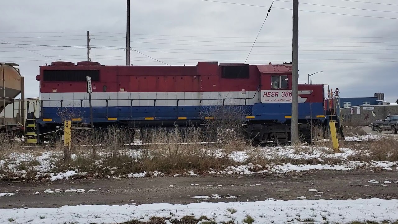 HESR 3868 entering Genesee Yard - YouTube