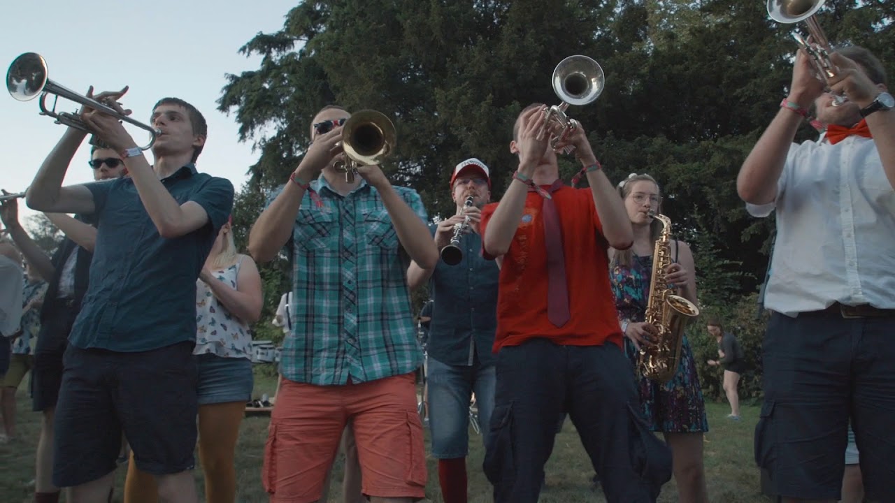 Fanfare Toi Même @ Lasemo - YouTube