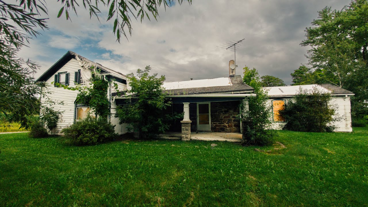 Exploring This Abandoned 1840's Farmhouse That's Been Forgotten And ...