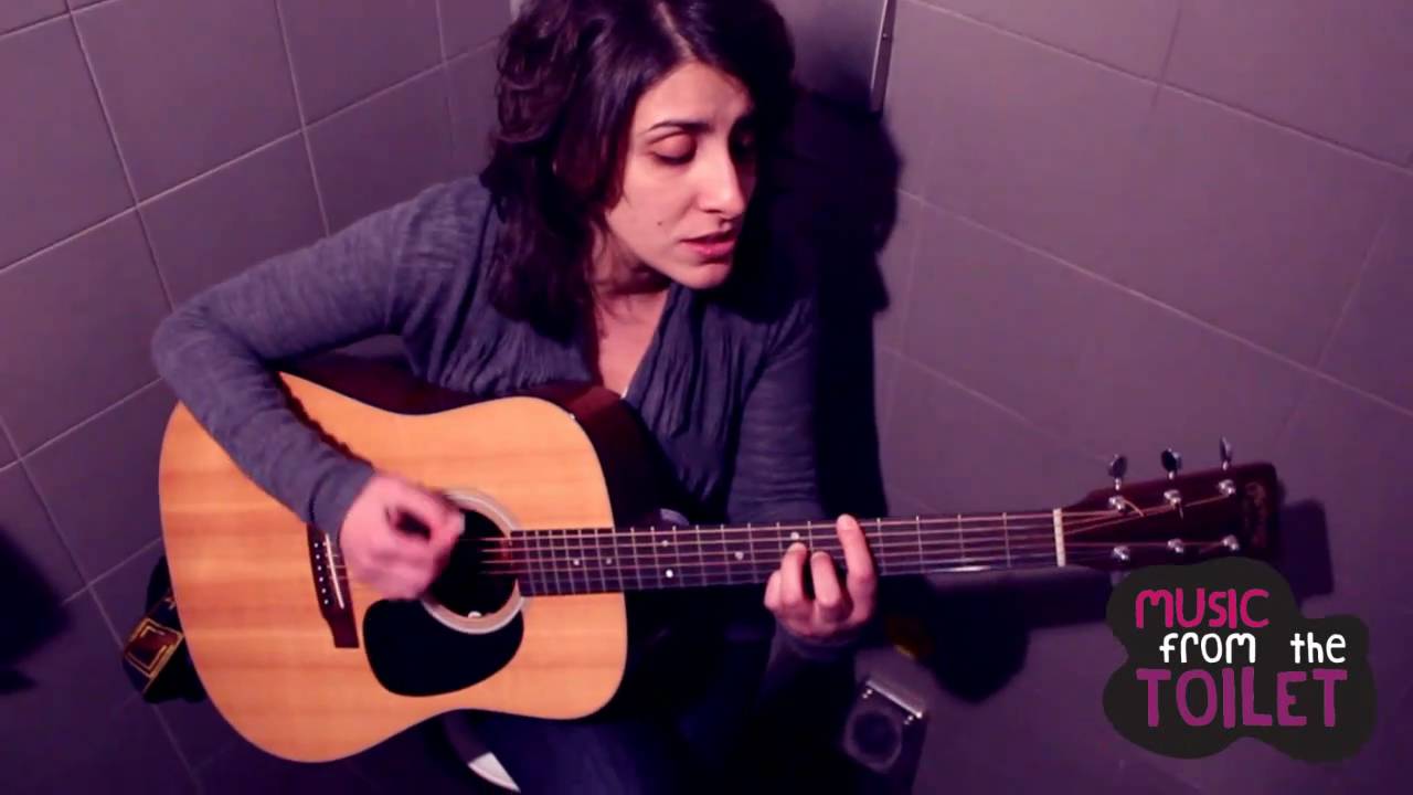 Sara Velardo - "Non devo fare rumore" (04-02-2011) - YouTube