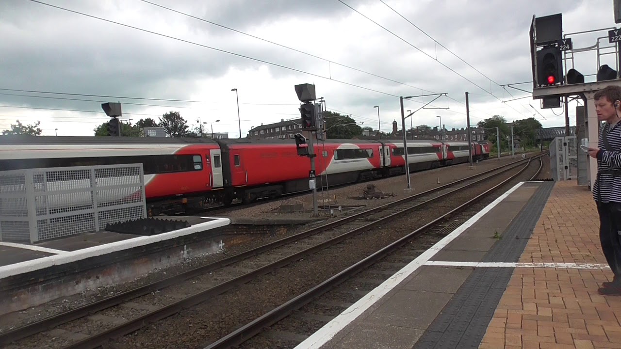 HST leaving york with tones - YouTube