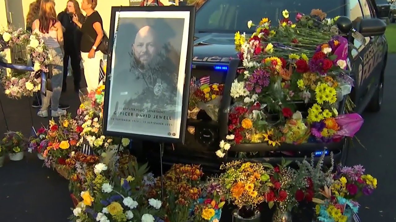Vigil held for fallen Edgewater officer David Jewell - YouTube