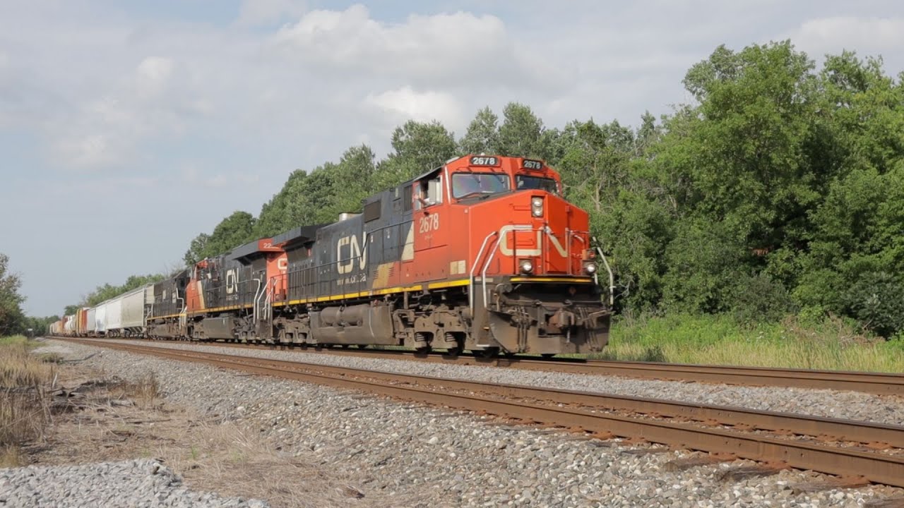 IC SD70 #1018 Trailing On CN A490 With Dash 9 Leader! - YouTube