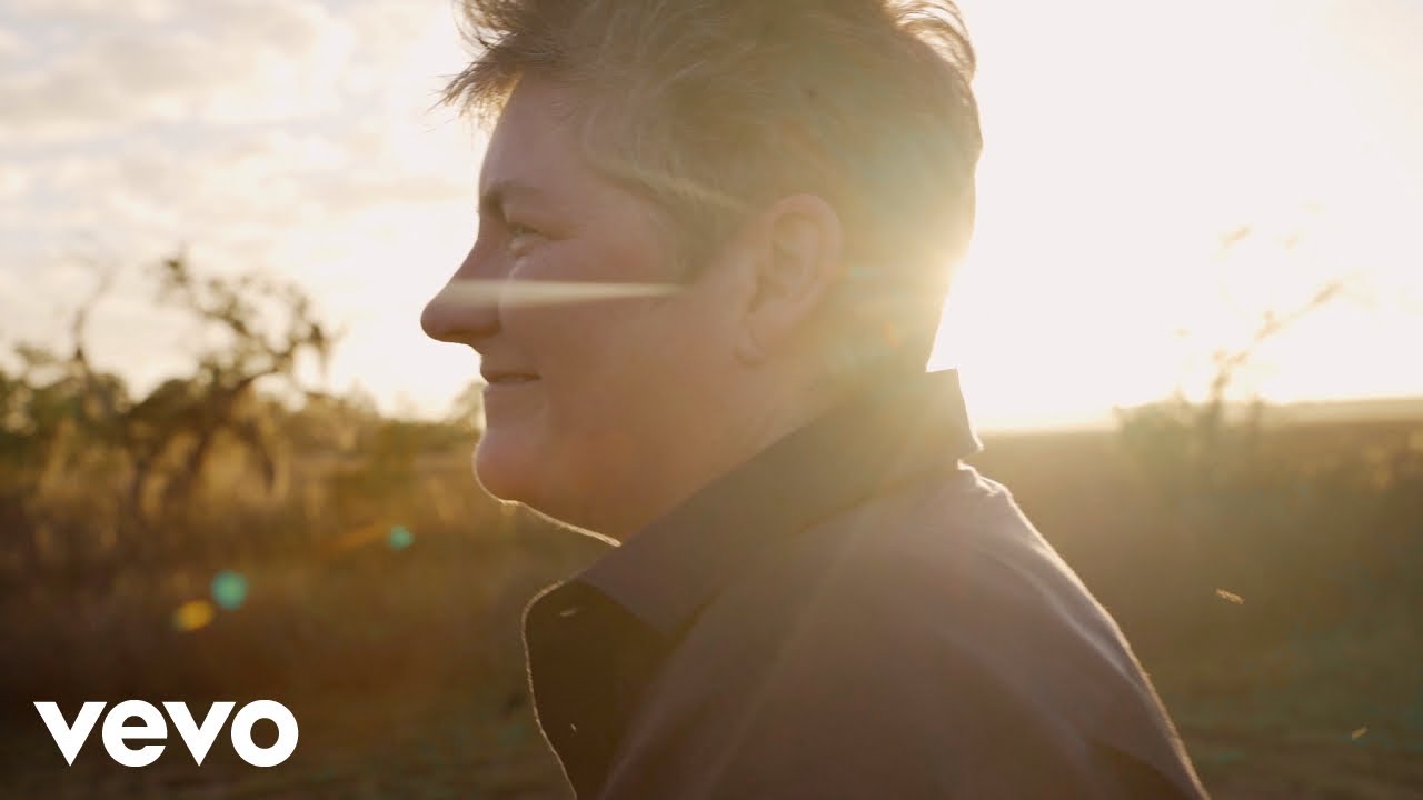 Rene Russell - I Wonder Do You? (Official Video) - YouTube