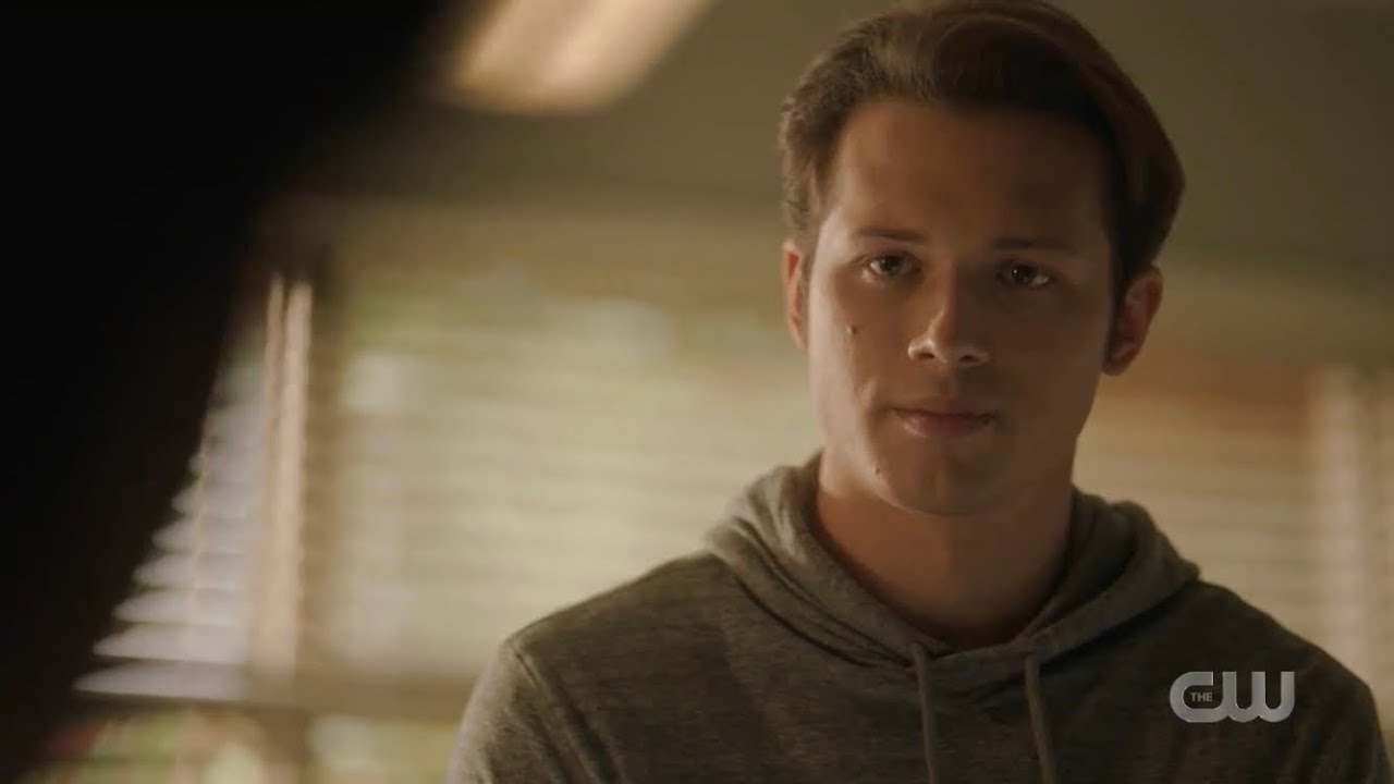 Legacies 3x09 Mg And Ethan Talk About being a Vampire & Parents - YouTube