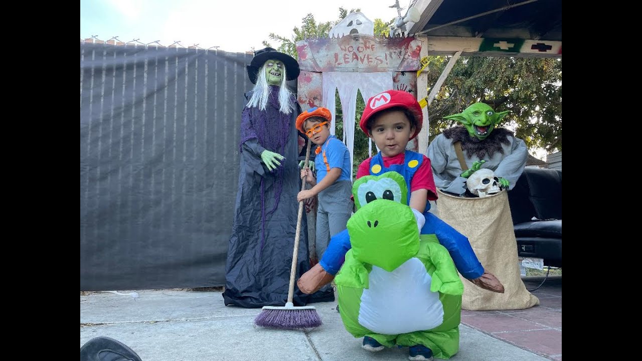 LA CASA DE LOS DISFRACES BLIPI MARiO MUCHOS MÁS - YouTube