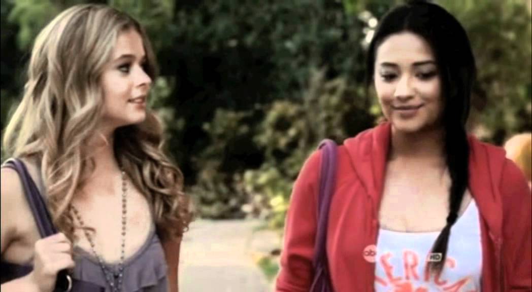 Emily Scenes - Pretty Little Liars - 2x13 - The First Secret - YouTube