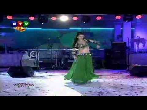 Carla Belly Dancer : dans oriental de Revelion