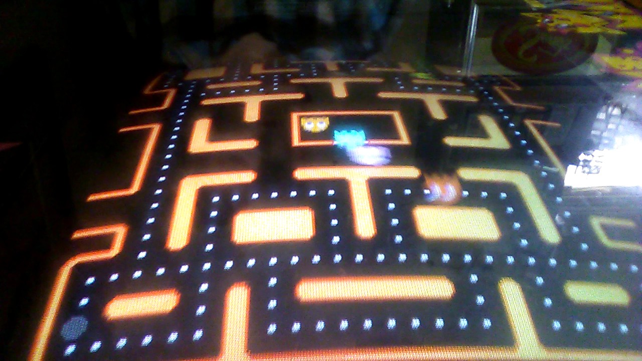 Playing On An Old Pac-Man Woman Machine - YouTube