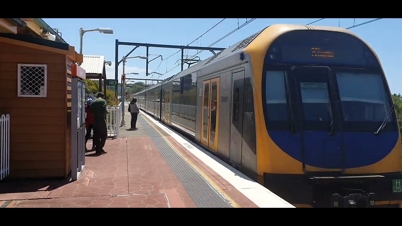 Oscar at Bombo station - YouTube