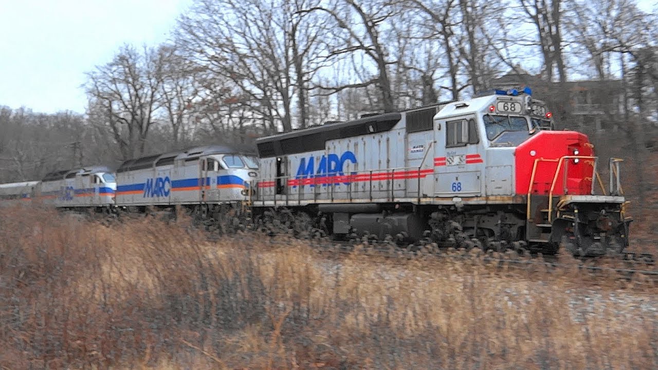 MARC Trains P853 & P885 With EMD GP40WH-2 In Transport - YouTube