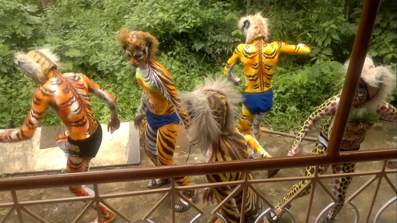 Tiger Folk Dance in Manglore - YouTube