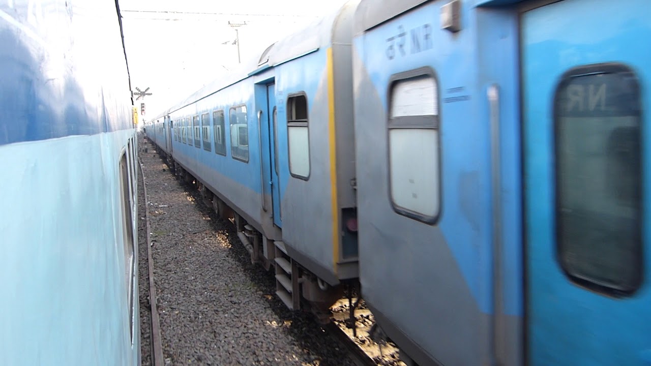 Mussoorie Express meets New Delhi Lucknow Swarn Shatabdi Express ...