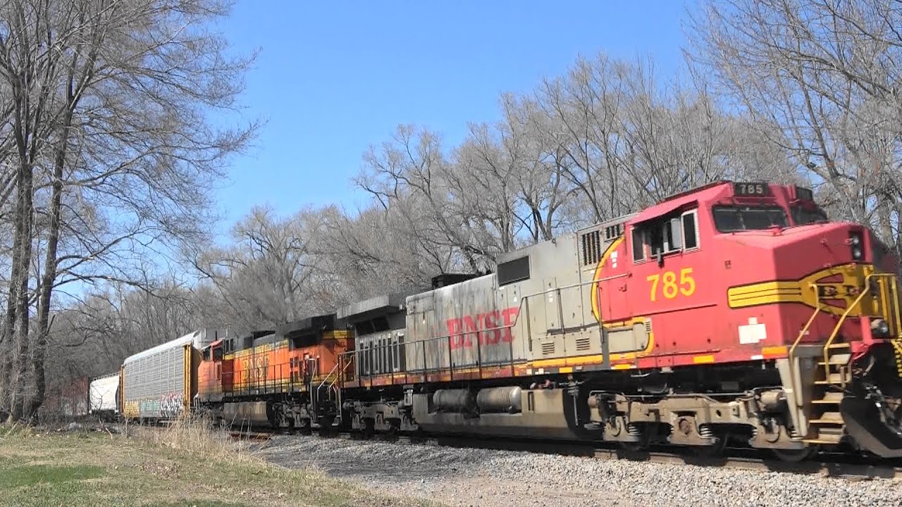 BNSF 6635 w/ KCS & Bonnet, Colona, IL 4/7/2023 - YouTube