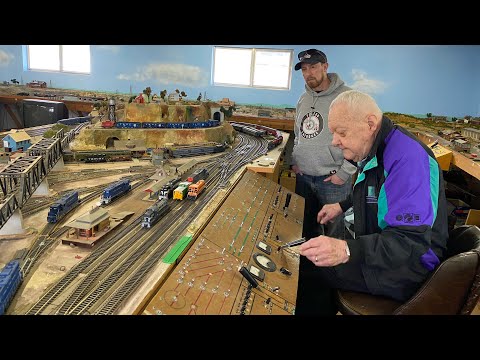 George’s HO Scale Layout - YouTube