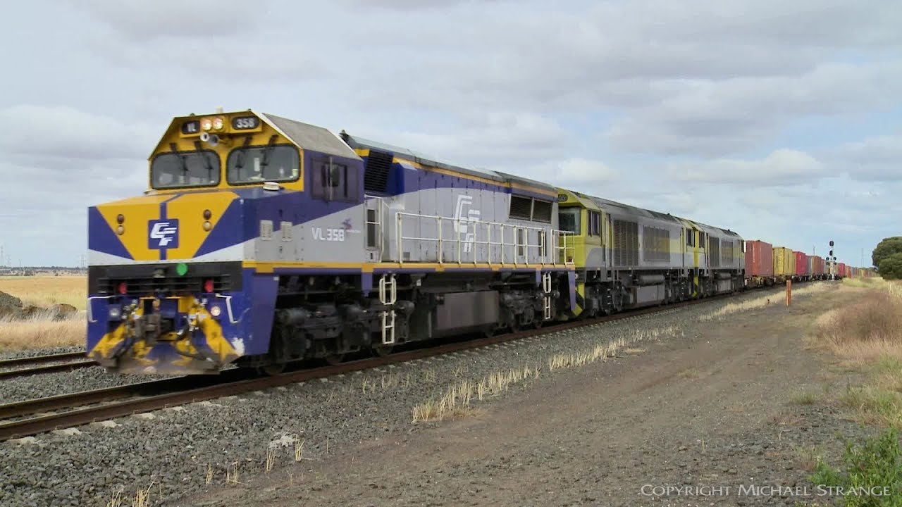 VL358, QBX005 & QBX001 / QUBE 6MA7 Container Freight Train (6/12/2019 ...