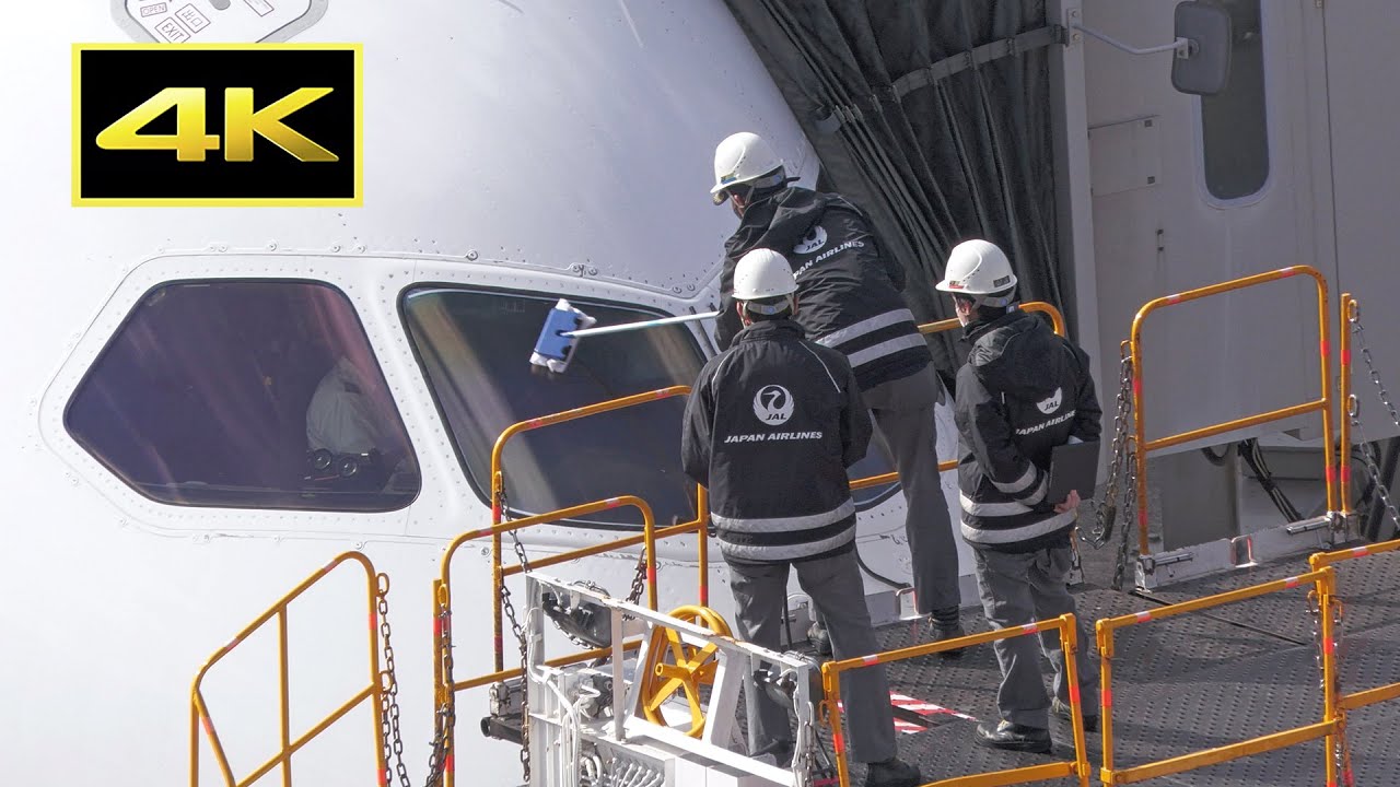 [4K] How to wipe the cockpit windows of Boeing 787 and Airbus A350 ...