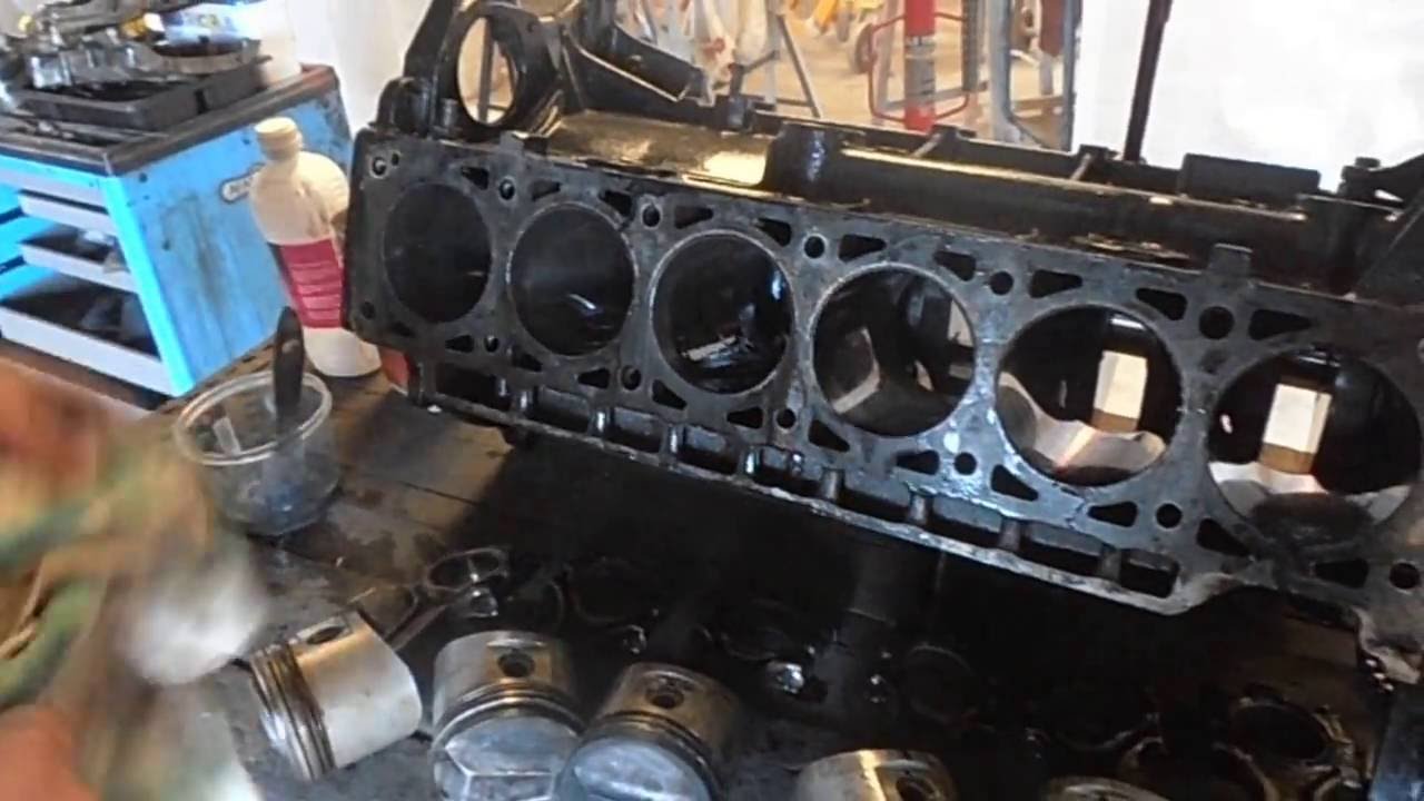 Mise a neuf moteur Bmw M30 B28 .........2800 Cs . - YouTube
