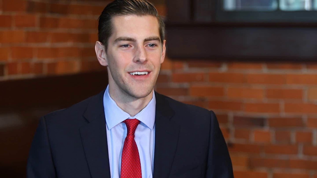 Walker Holloway, CFP® • Young Gun, Class of 2019 - YouTube