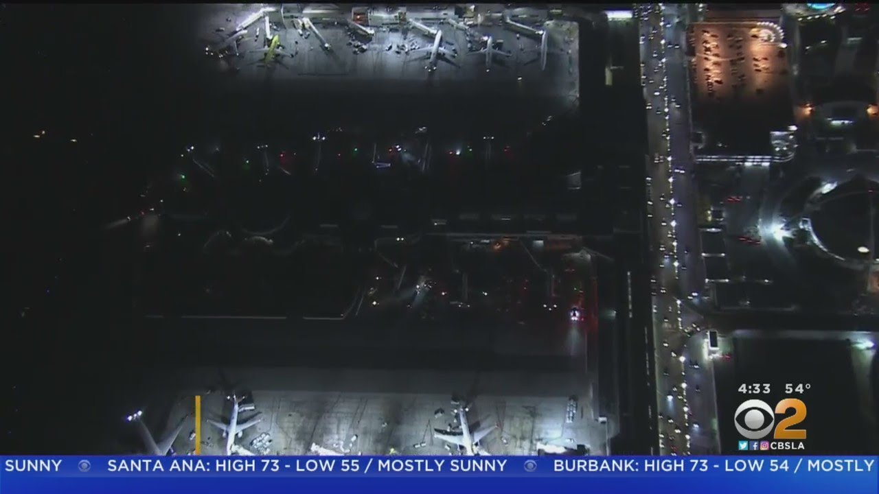Outage Knocks Out Power To LAX - YouTube
