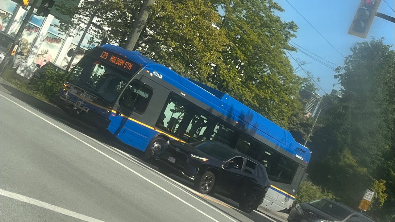 Translink 2024 Novabus LFS CNG H25133 on the 119 To Edmonds Station ...