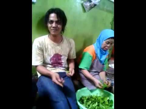 hot video ..... nenek di paksa untuk......... - YouTube