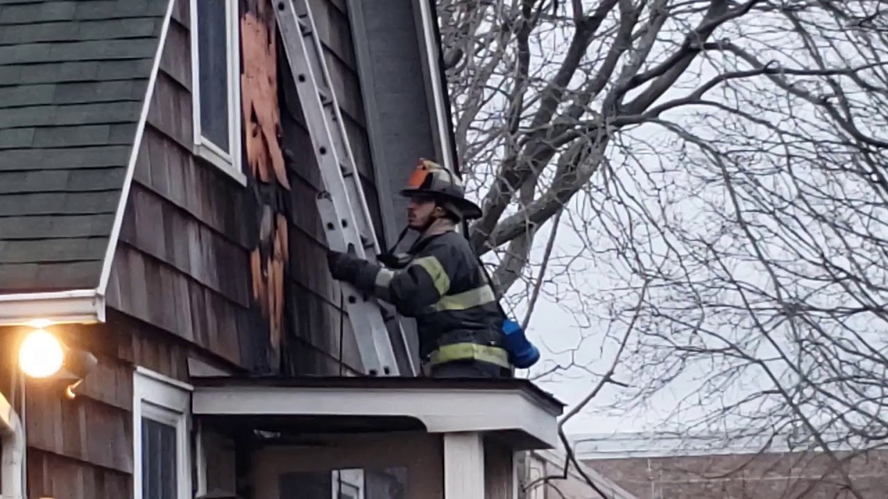 Bellport Fire Department Working House Fire 1/1/2021 - YouTube