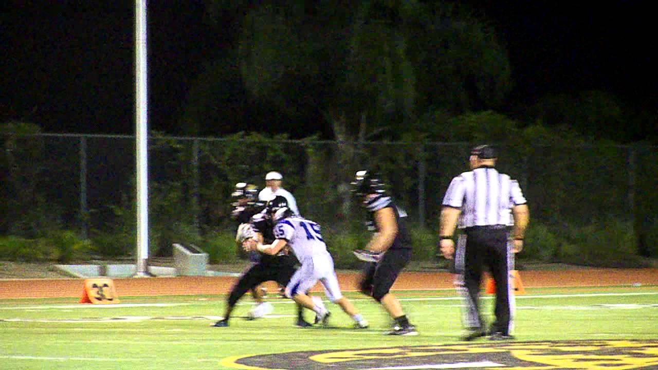 VCHS football: screen pass to Navarro for a 23-yard gain - YouTube