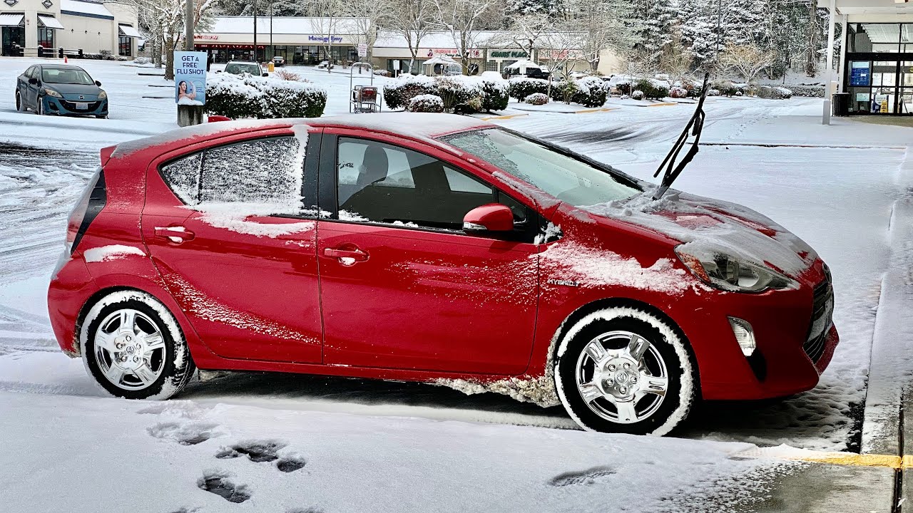 Toyota Prius C Snow Driving - YouTube