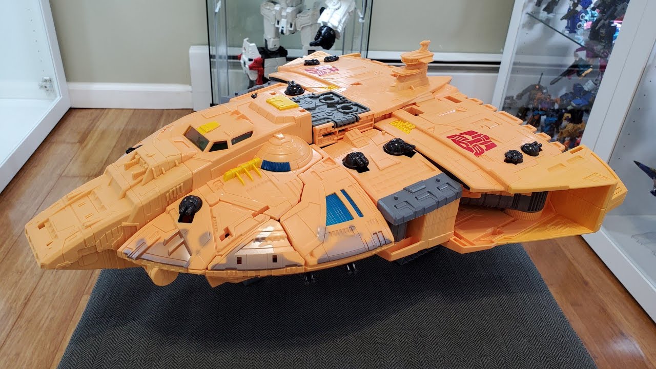 Transformers Kingdom Autobot Ark - YouTube