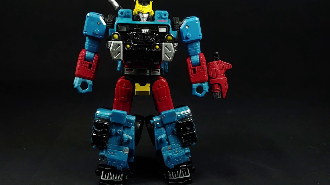 Transformers Generations Selects Cybertron Defense Hotshot Review - YouTube