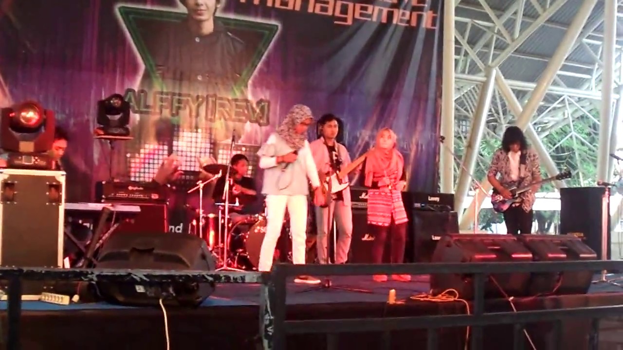2017-01-18 Limma (Live @ WEP_ Gresik) - 01 Tanah Air Ku (cover) - YouTube