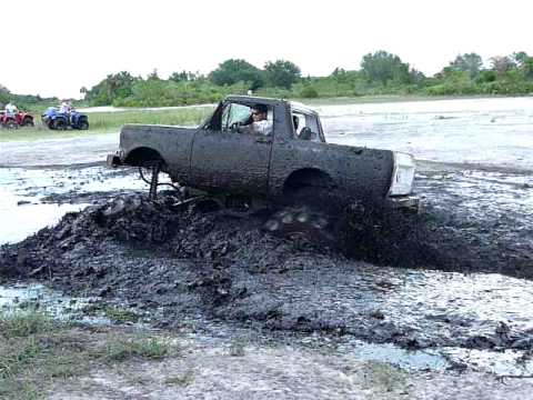Big Trucks Mudding - YouTube