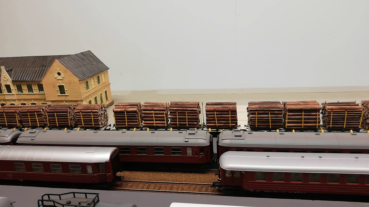 Long model lumber train - YouTube