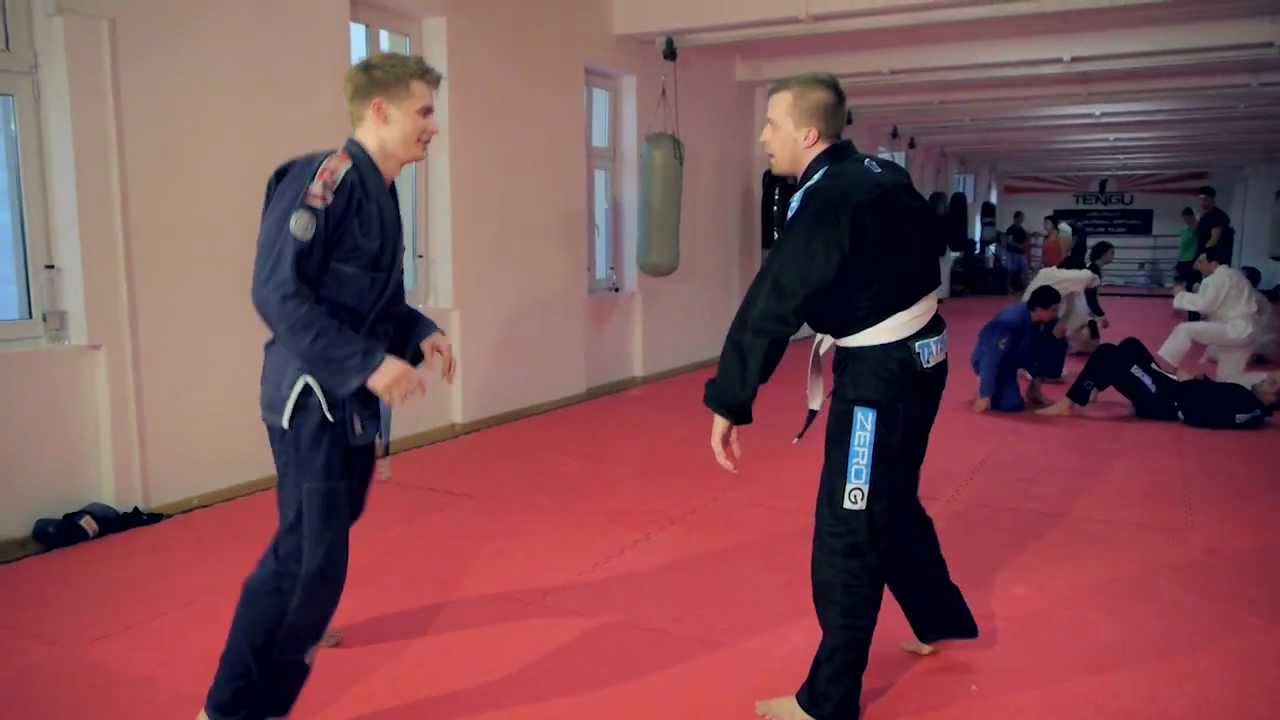 Brazilian Jiu Jitsu (BJJ) la Centrul TENGU Cluj - YouTube
