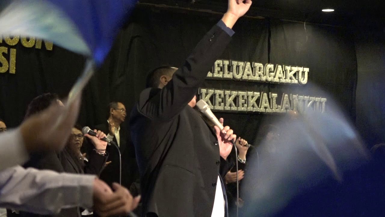 Yesus Kaulah Segalanya_Teguh Kris - YouTube