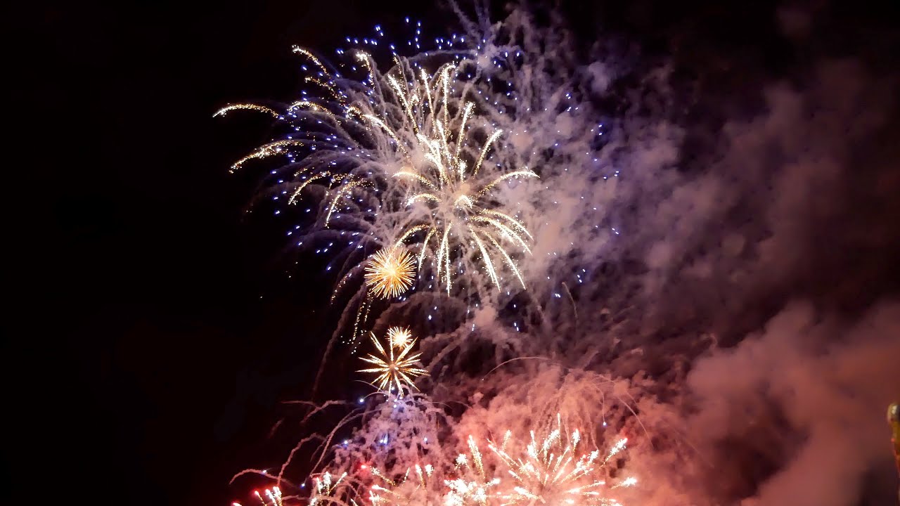 City of Perth 2019 Christmas Lights switch-on firework display over the ...