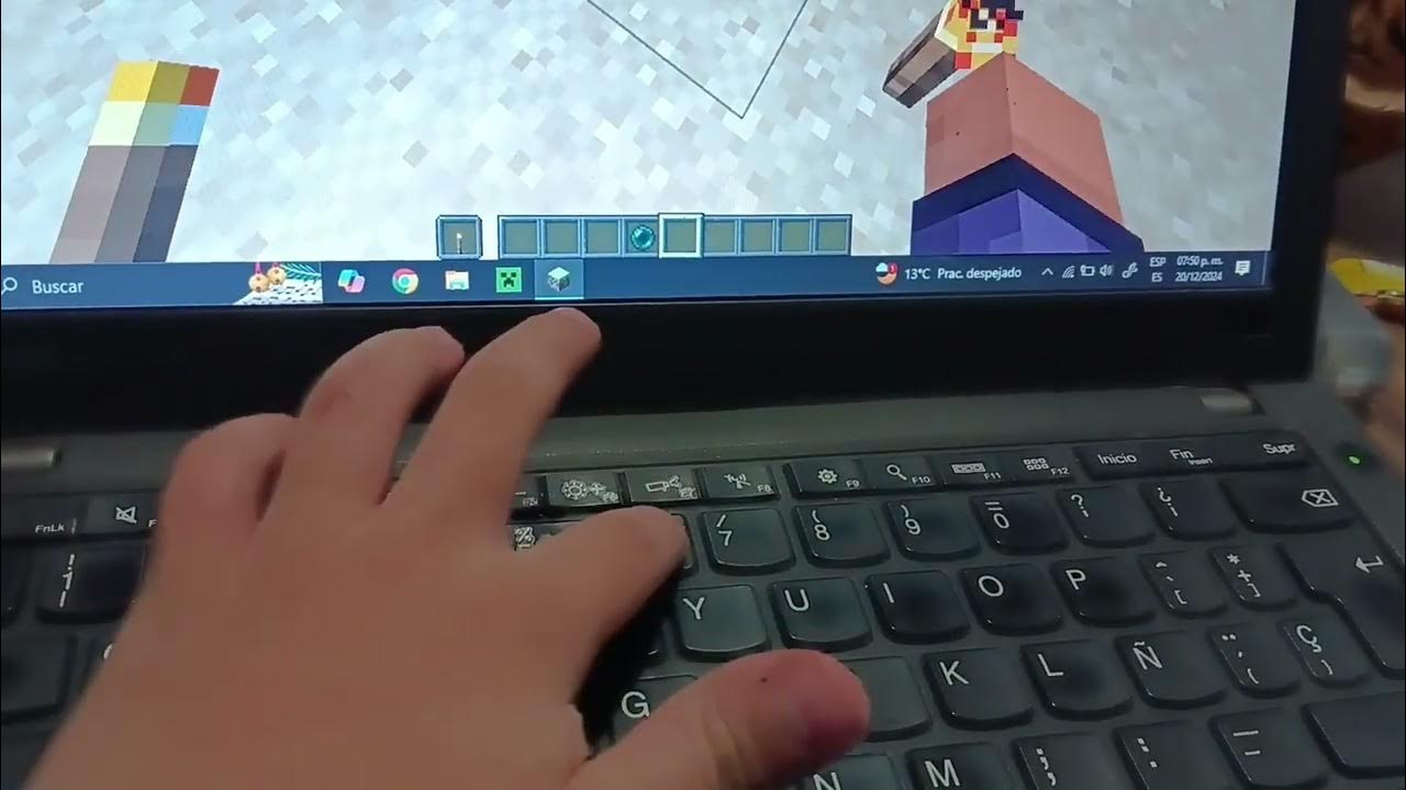 mostrando los controles para jugar Minecraft Java edition o Minecraft ...